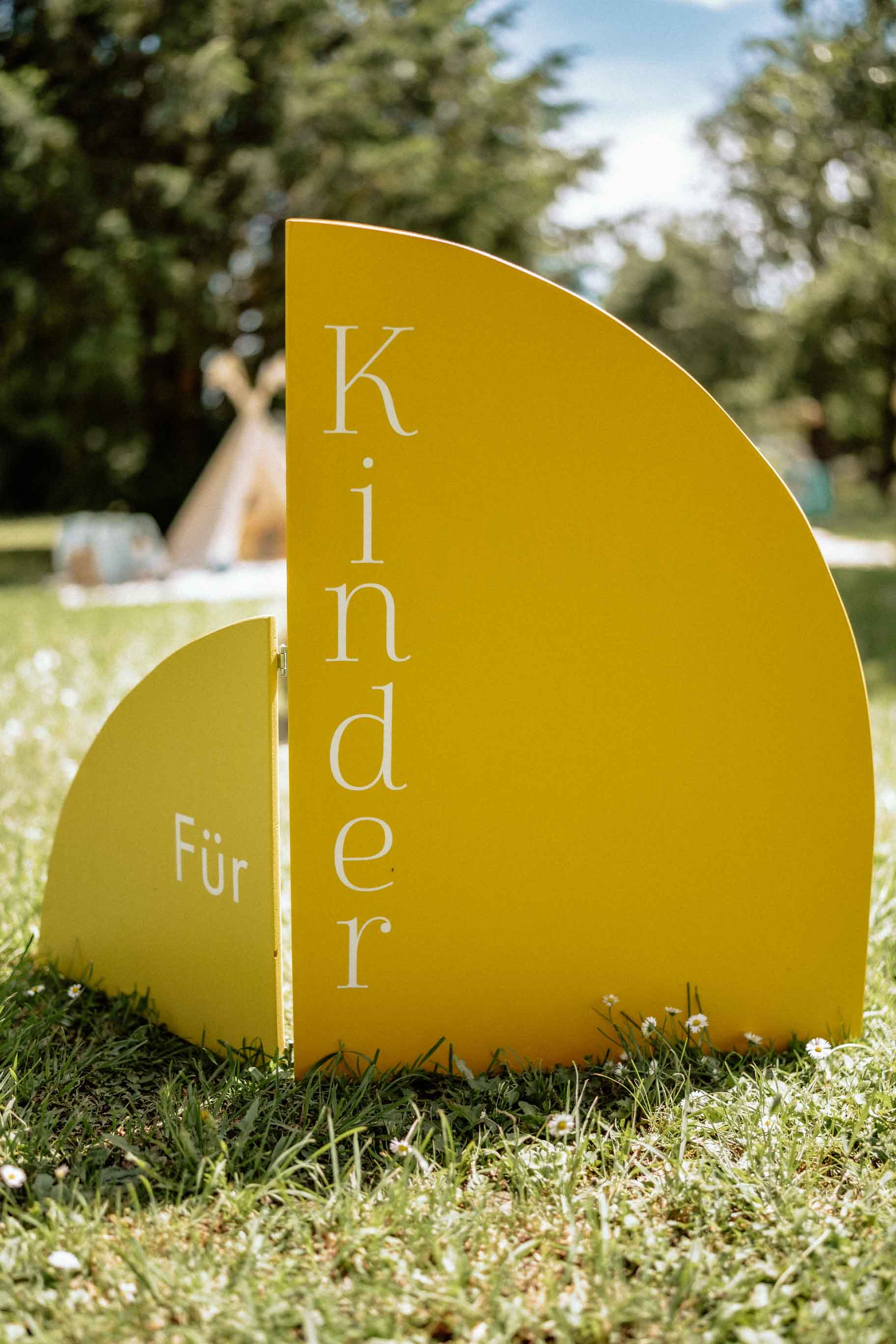 Klappschild Für Kinder | maimaldrei Mietkatalog